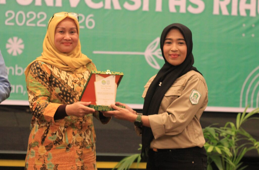 Ini Pesan Dekan FH UNRI DR Maria Maya Lestari Untuk Alumni – Tirastimes.com