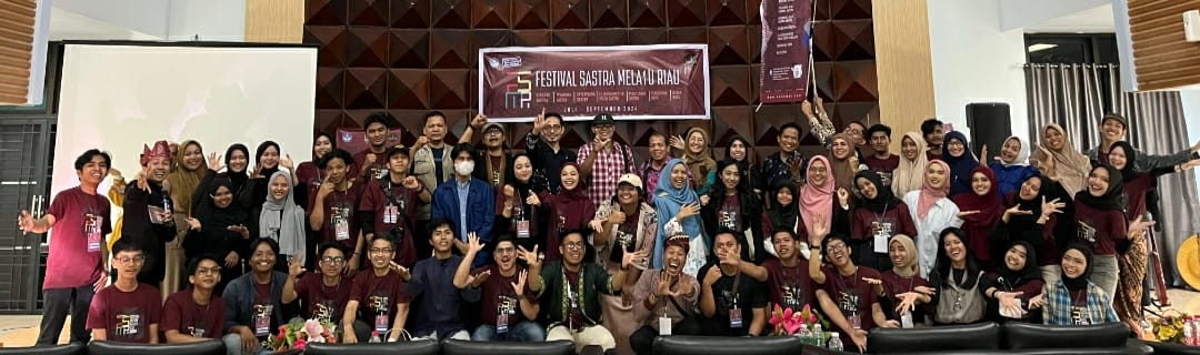 Sastra dalam Era Media Online: Catatan Bambang Kariyawan Ys ...